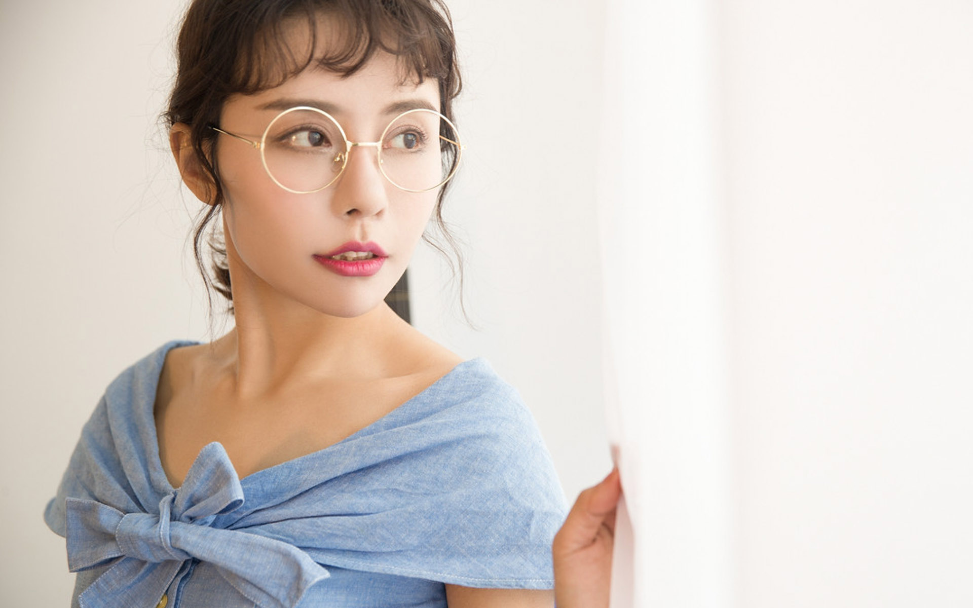 眼镜美女清纯养眼写真图片桌面壁纸 搜狐大视野 搜狐新闻