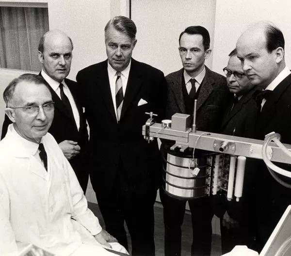 记血透装置的诞生和发展（上）_Thomas