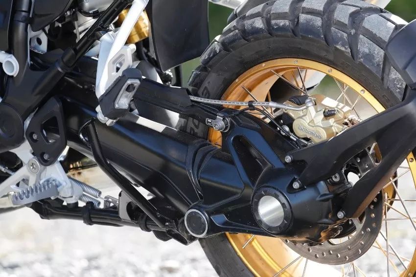 简单谈谈R1250GS adv骑行感受，84cc究竟带来多少变化_搜狐汽车_搜狐网