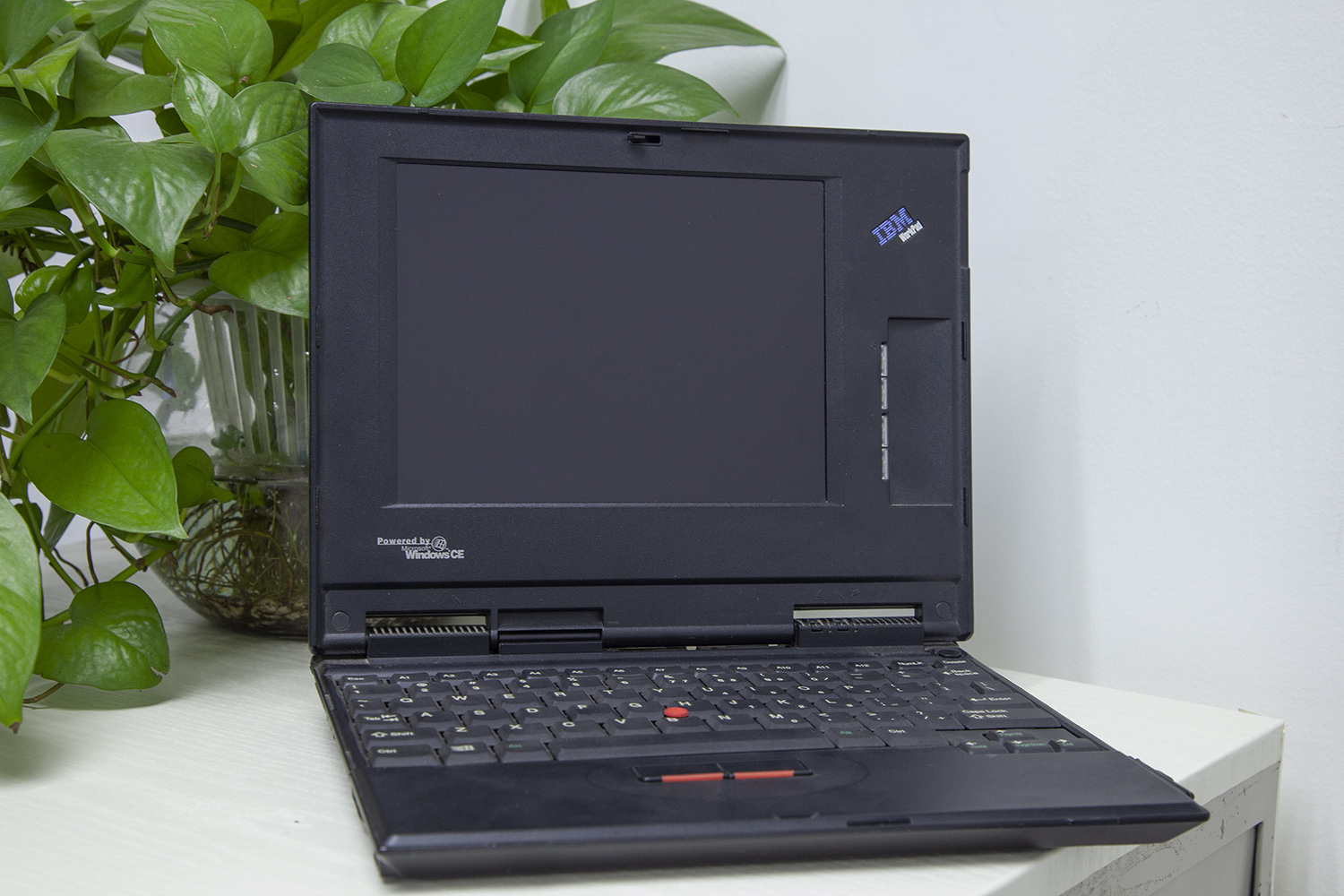 ThinkPad之前，先来看看这款跑Windows CE的IBM WorkPad Z50_电池