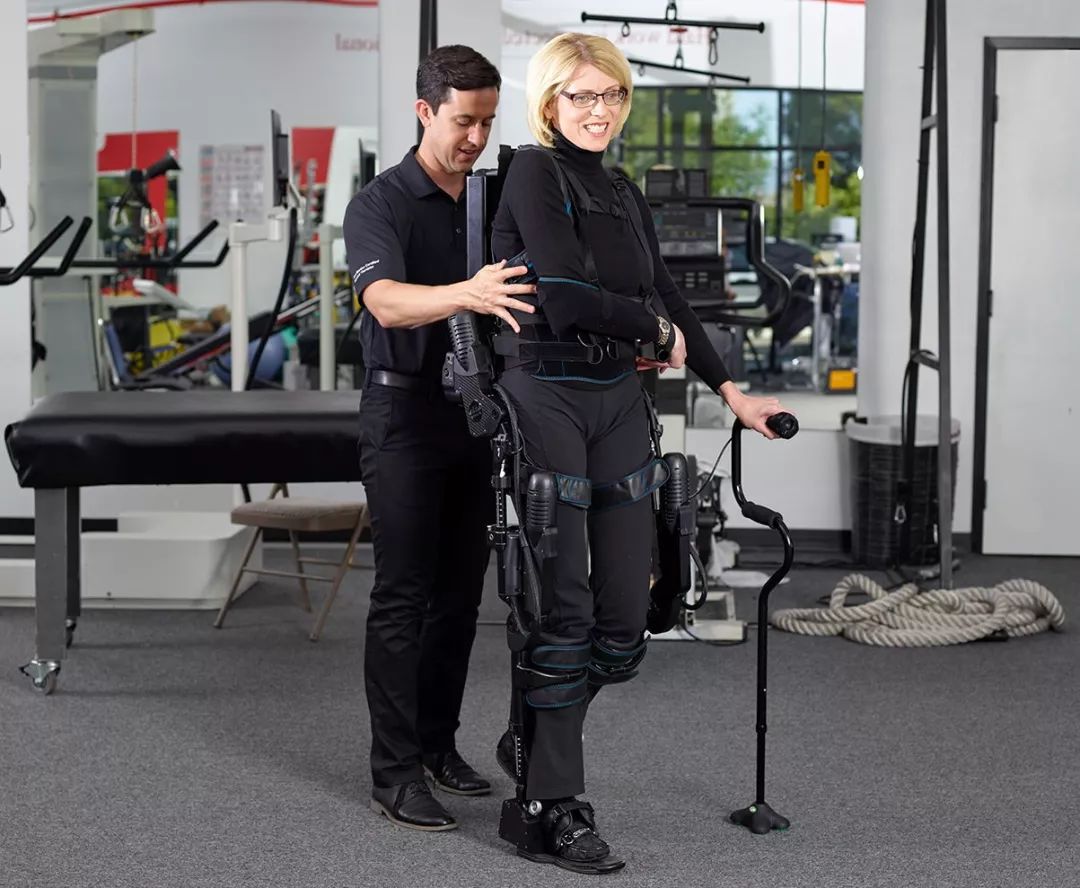 全新升级！Ekso Bionics公司EksoNR神经康复服已上市!_搜狐汽车_搜狐网