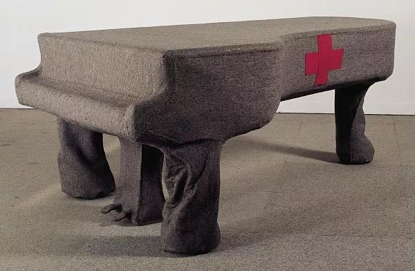 约瑟夫·博伊斯：重新定义雕塑的概念_Beuys