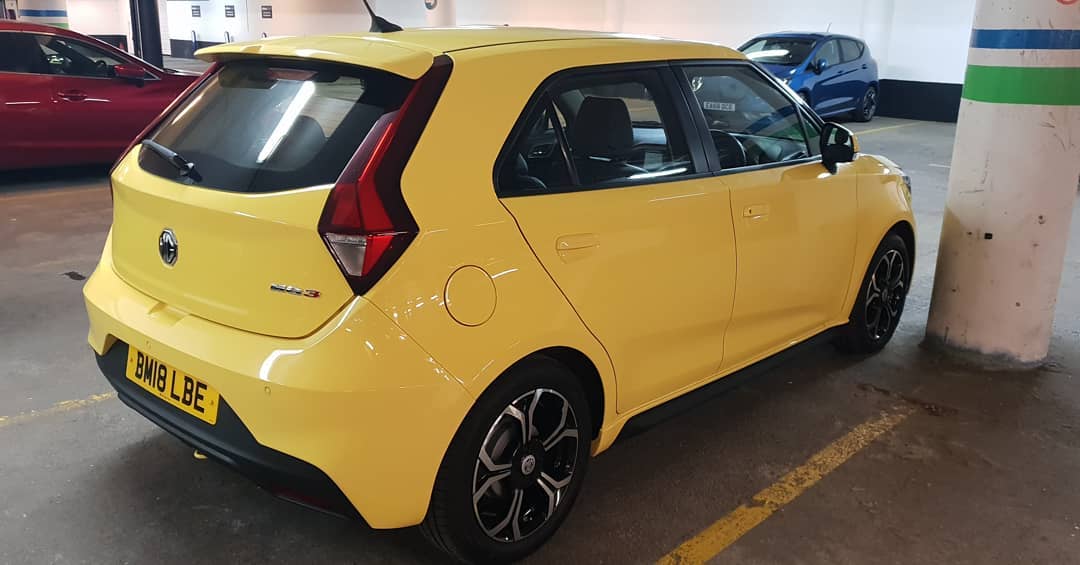 适合城市内穿梭的“小钢炮”亮黄色名爵MG3！-搜狐大视野-搜狐新闻