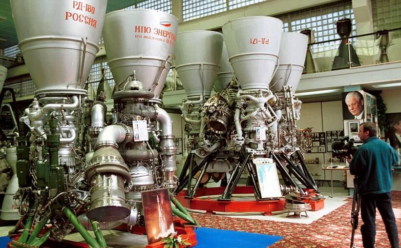 rd170火箭发动机,猎鹰9号重型火_大山谷图库