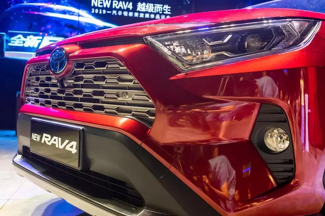 全新一代RAV4亮相羊城，TNGA平台的加持让它焕发新生！_搜狐汽车_搜狐网