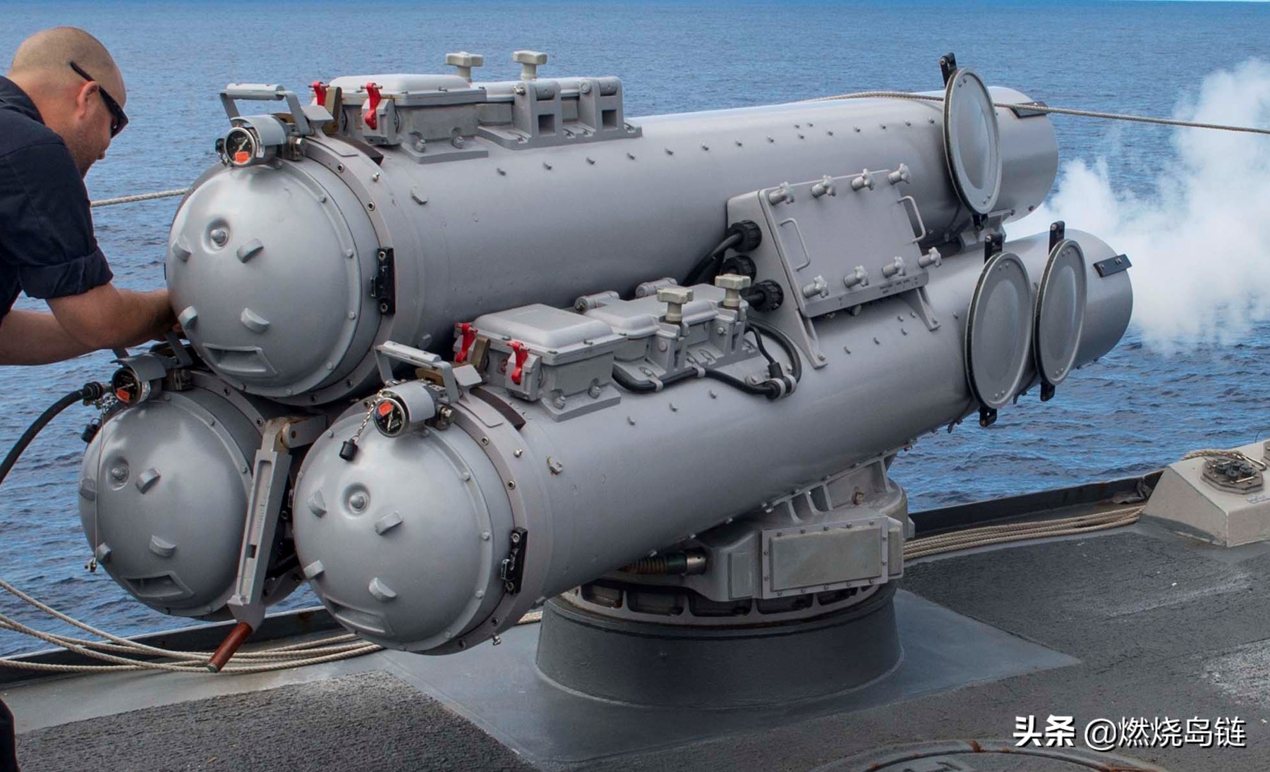 欧美海军舰艇标配的反潜武器——美国MK-32型324毫米鱼雷发射管-搜狐大视野-搜狐新闻