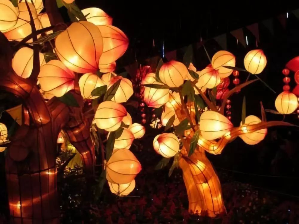 中秋节赏花灯的寓意,元宵节赏花灯的寓意,中秋节看花灯的寓意_大山谷图库