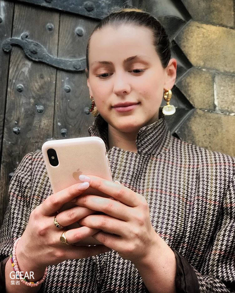 海外社交媒体都在谈论她：看外国女网红与闺蜜如何撕逼？！_Natalie