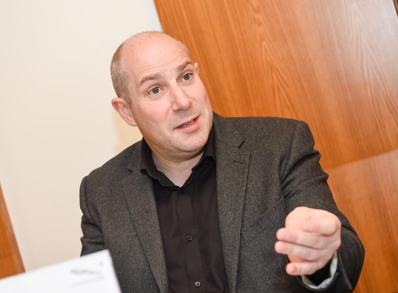 Anthony Peat：把英伦文化融入捷豹产品设计中_搜狐汽车_搜狐网