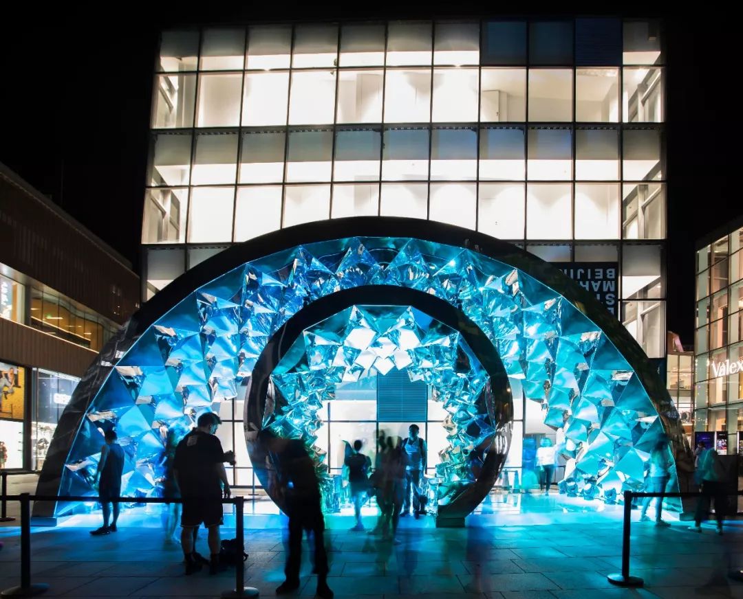 打造京城夜地标！三里屯太古里提出全新概念"Happy Hour 2.0"-搜狐大视野-搜狐新闻