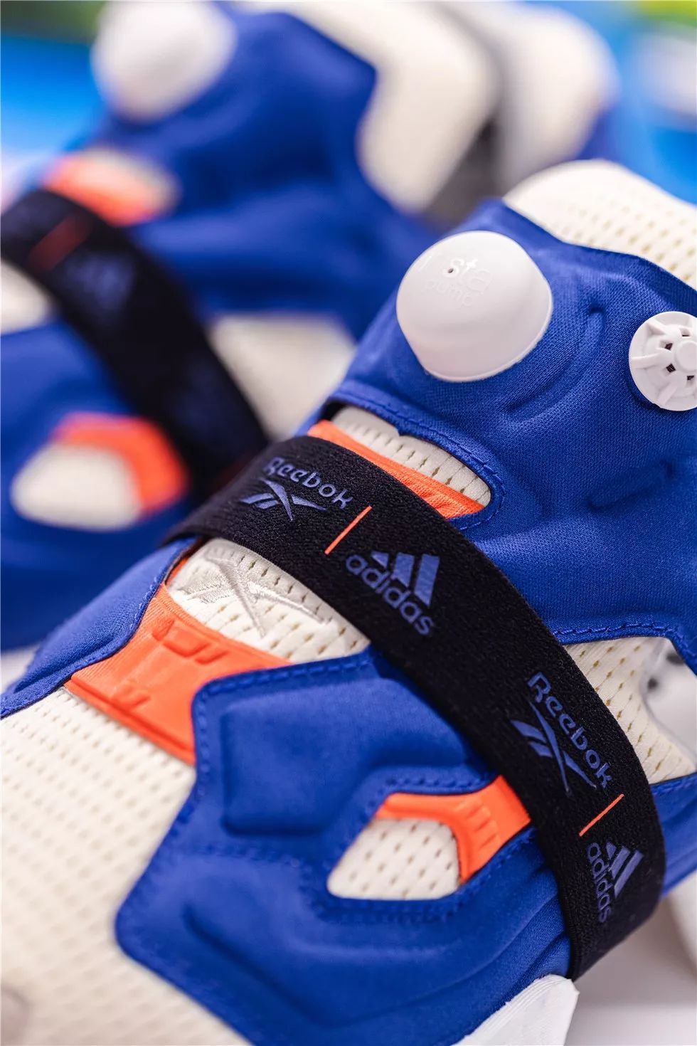 球鞋 | Reebok和adidas黑科技合体，成为atmos Con最大亮点_搜狐汽车_搜狐网