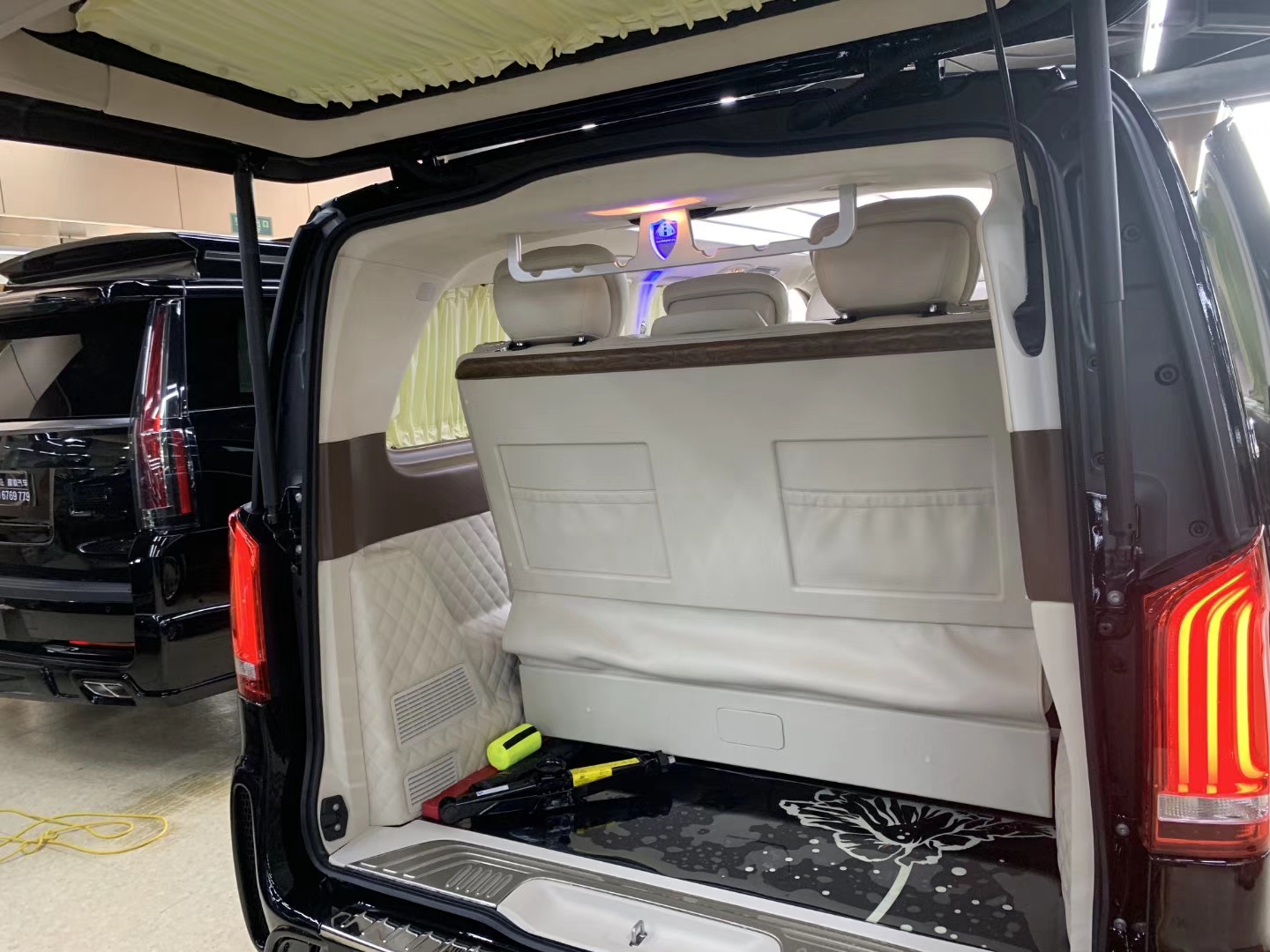 【豪华房车俱乐部】19款奔驰商务版迈巴赫VS680_搜狐汽车_搜狐网