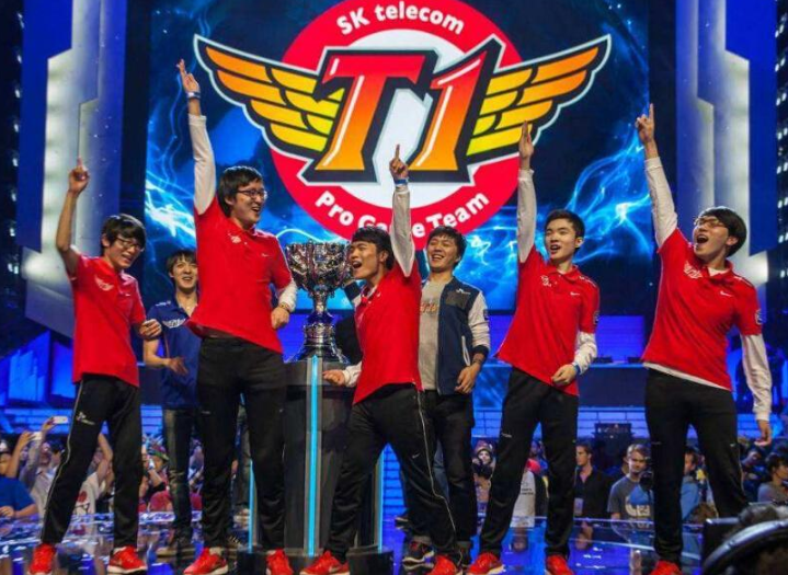 SKT更换战队图标，新图标亮相引惊呼，网友：这也太飒了吧_字样