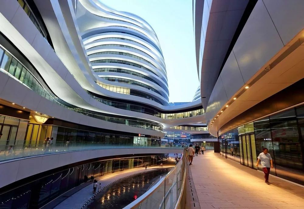 银河SOHO：老北京的奇葩， 超时空的未来！_建筑