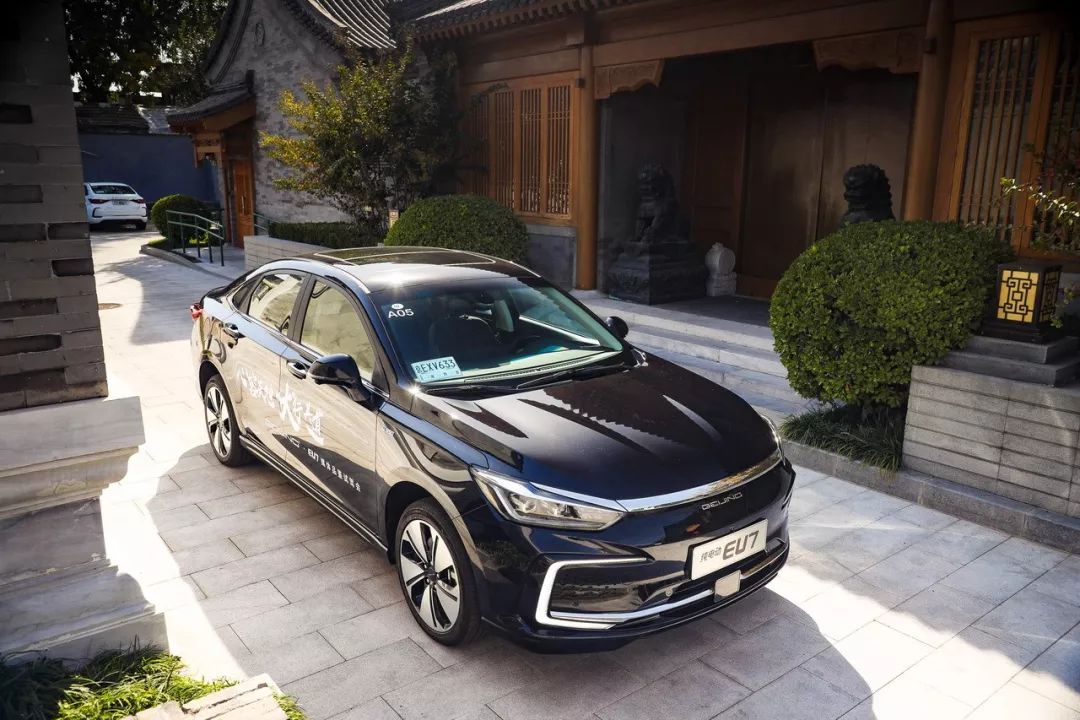 试驾丨新BEIJING首款车型EU7，品牌“认同”之后，那实力呢？_搜狐汽车_搜狐网