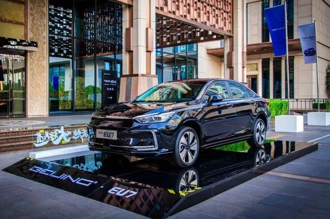 BEIJING“爷们儿”EU7：大格局更有大智慧_搜狐汽车_搜狐网