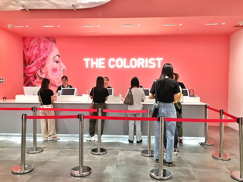火到限流！独家探店国内首家大型彩妆集合店THE COLORIST-搜狐大视野-搜狐新闻