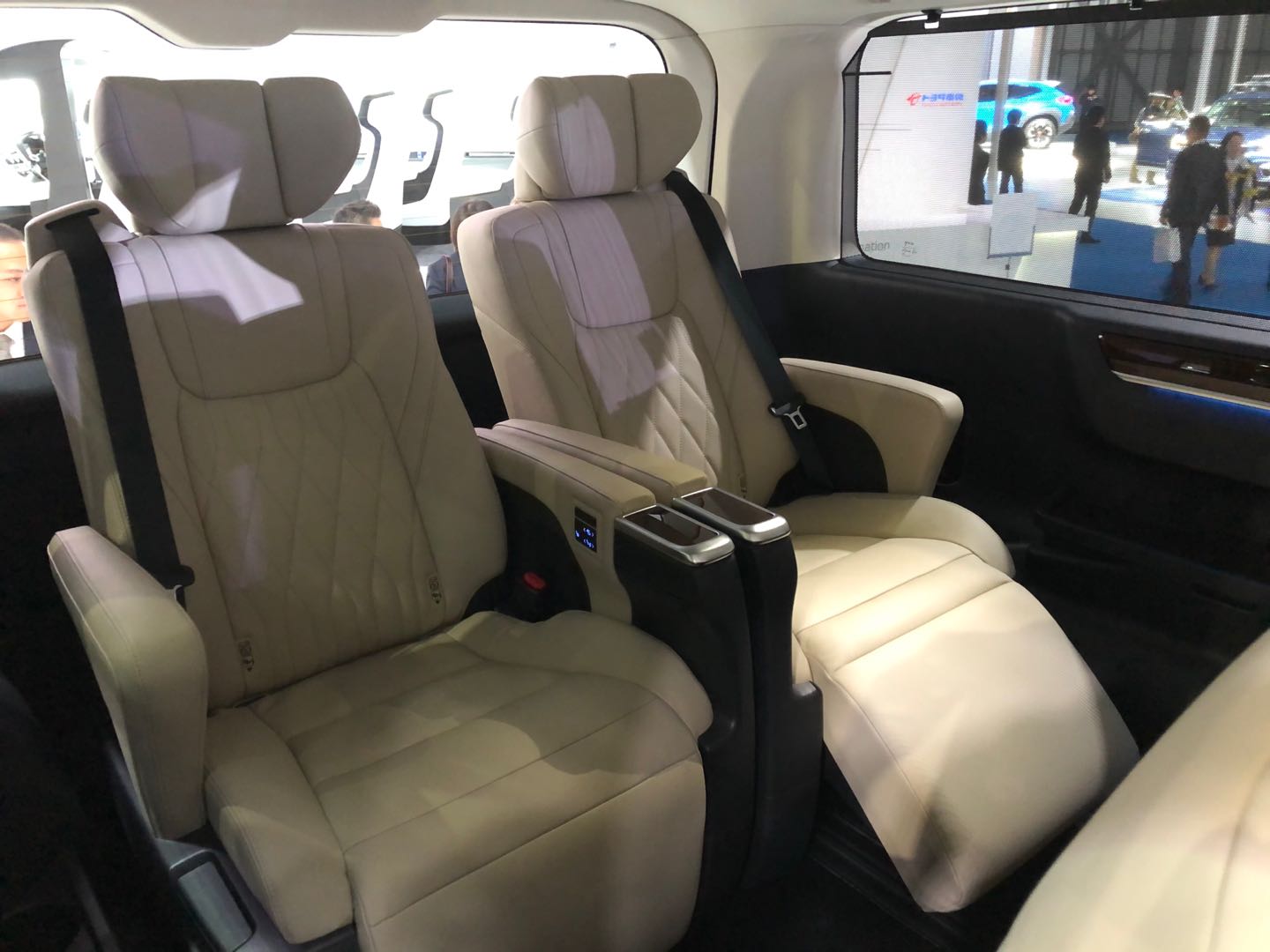 2019东京车展：全新丰田Gran Ace亮相_搜狐汽车_搜狐网