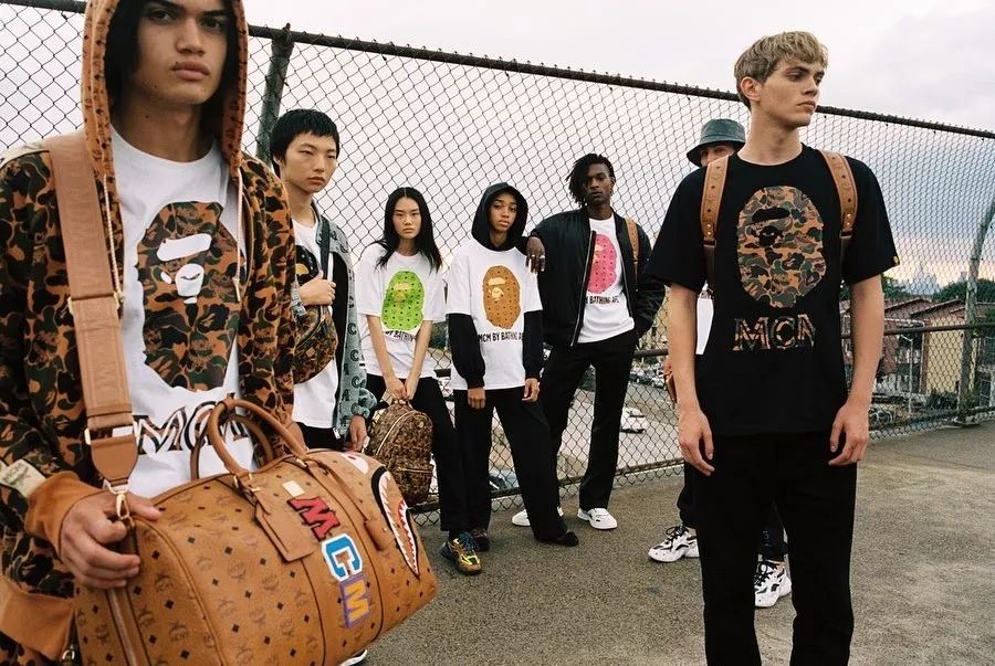 奢侈品品牌与潮牌的又一次合作，MCM x BAPE联名即将来袭。_搜狐汽车_搜狐网