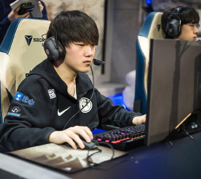 JKL又证明了自己？一波团战打了两虎的伤害，网友：真·爆炸输出-搜狐大视野-搜狐新闻