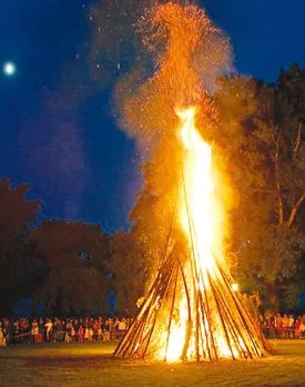 今天全英国都炸的很好看！带你了解Bonfire Night的前世今生-搜狐大视野-搜狐新闻