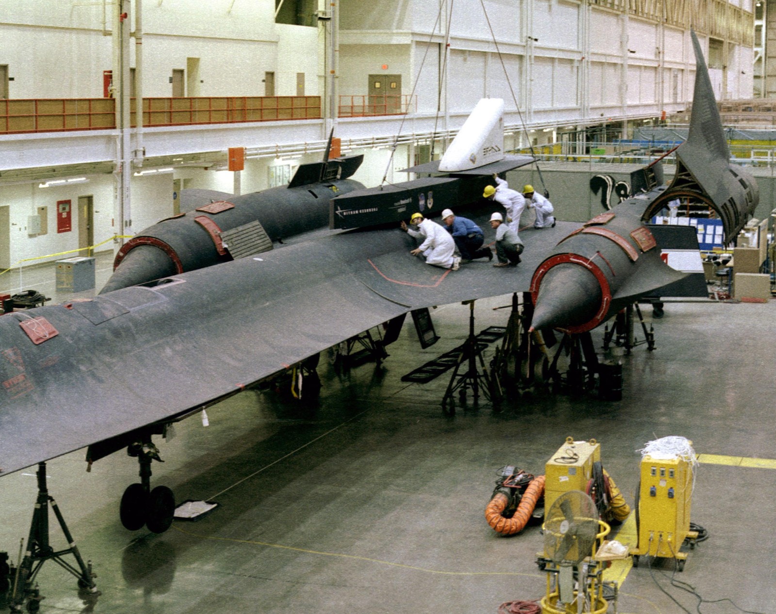 SR-71黑鸟是冷战时期的间谍飞机，至今仍是世界上速度最快的飞机_设计