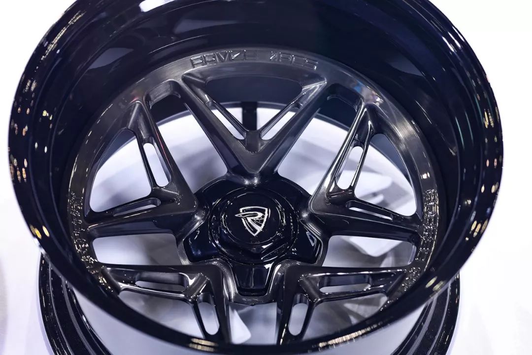 怎么那么好看！RAVIZE华丽亮相AIT 追逐改装潮流不停歇_搜狐汽车_搜狐网