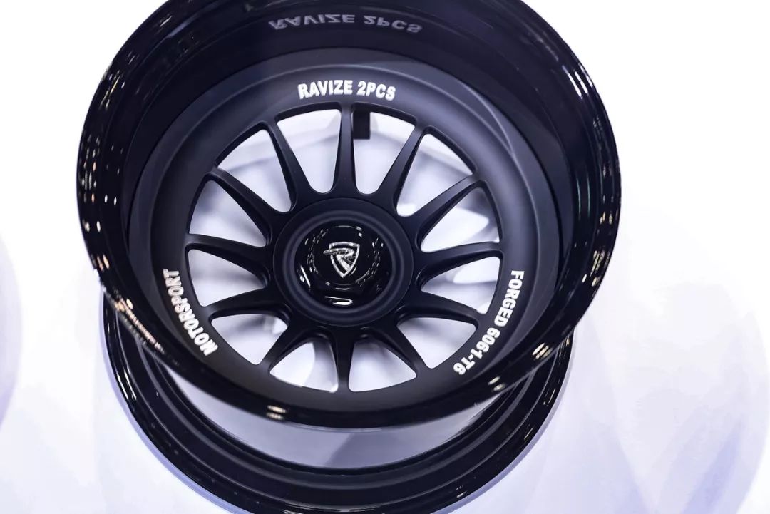 怎么那么好看！RAVIZE华丽亮相AIT 追逐改装潮流不停歇_搜狐汽车_搜狐网