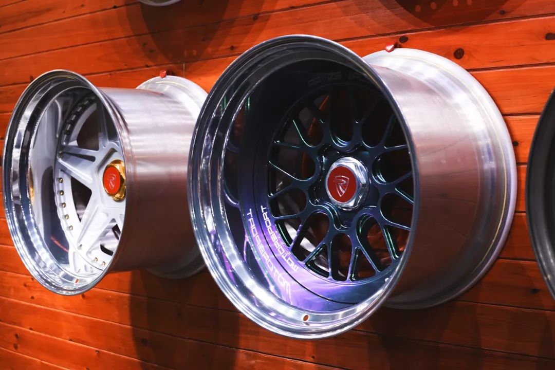 怎么那么好看！RAVIZE华丽亮相AIT 追逐改装潮流不停歇_搜狐汽车_搜狐网