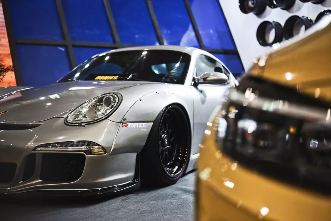 怎么那么好看！RAVIZE华丽亮相AIT 追逐改装潮流不停歇_搜狐汽车_搜狐网