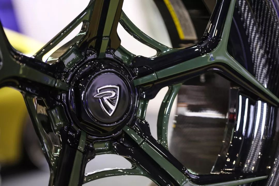 怎么那么好看！RAVIZE华丽亮相AIT 追逐改装潮流不停歇_搜狐汽车_搜狐网