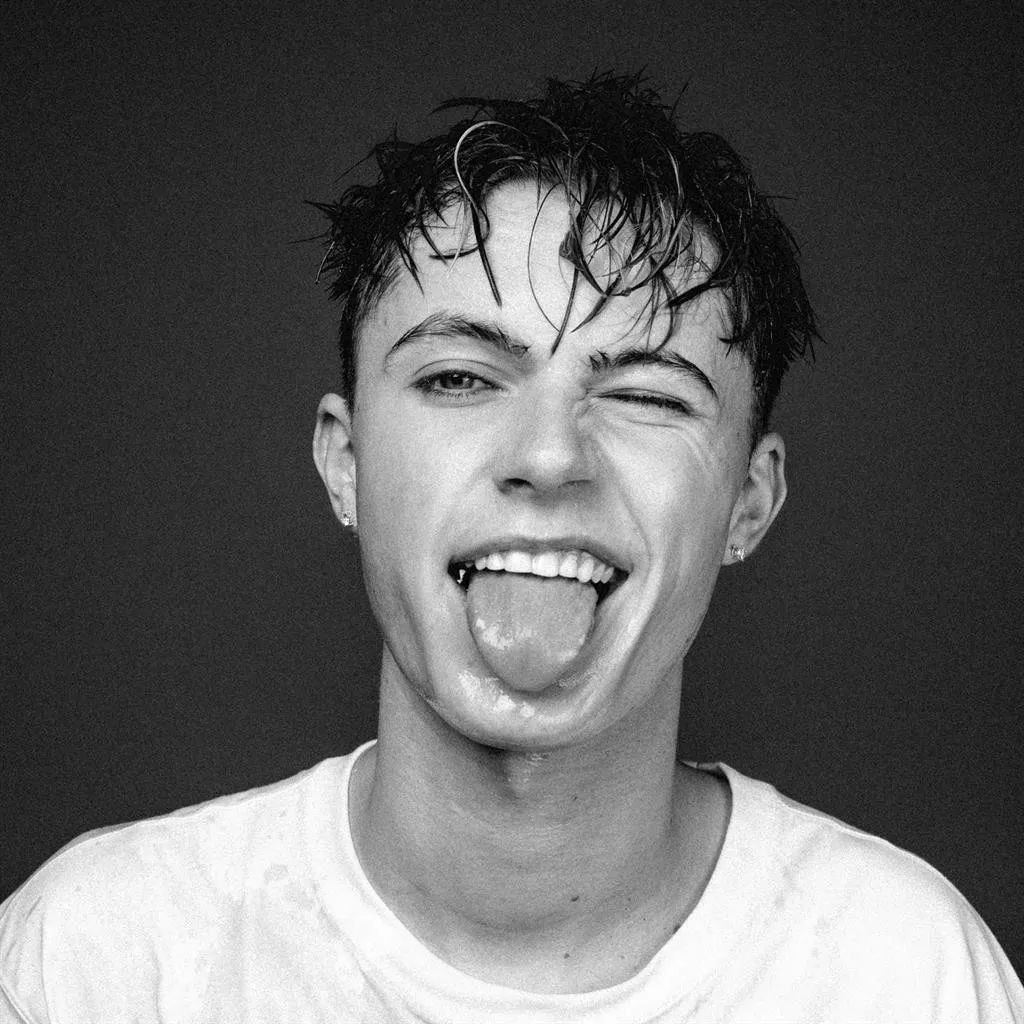 Hrvy | 我的独家私藏宝藏男孩_YouTube