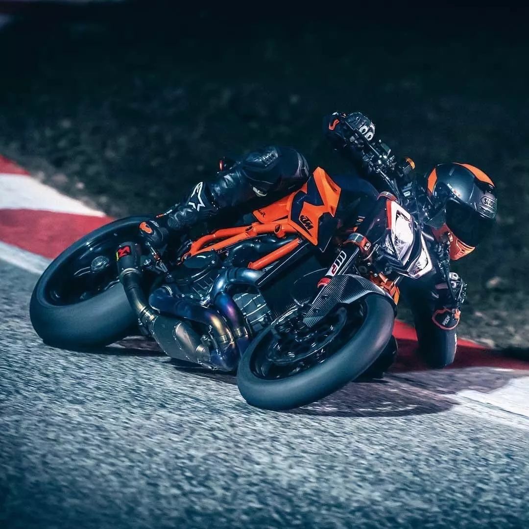 2019米兰展KTM三款新车正式发布！_搜狐汽车_搜狐网