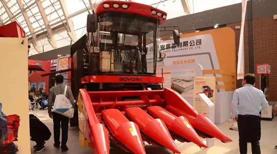 2019中国国际农机展10大谷物收获机：中联重科TE90赋能AI技术，沃得4LZ-5.0系列销量最大 - 液压汇