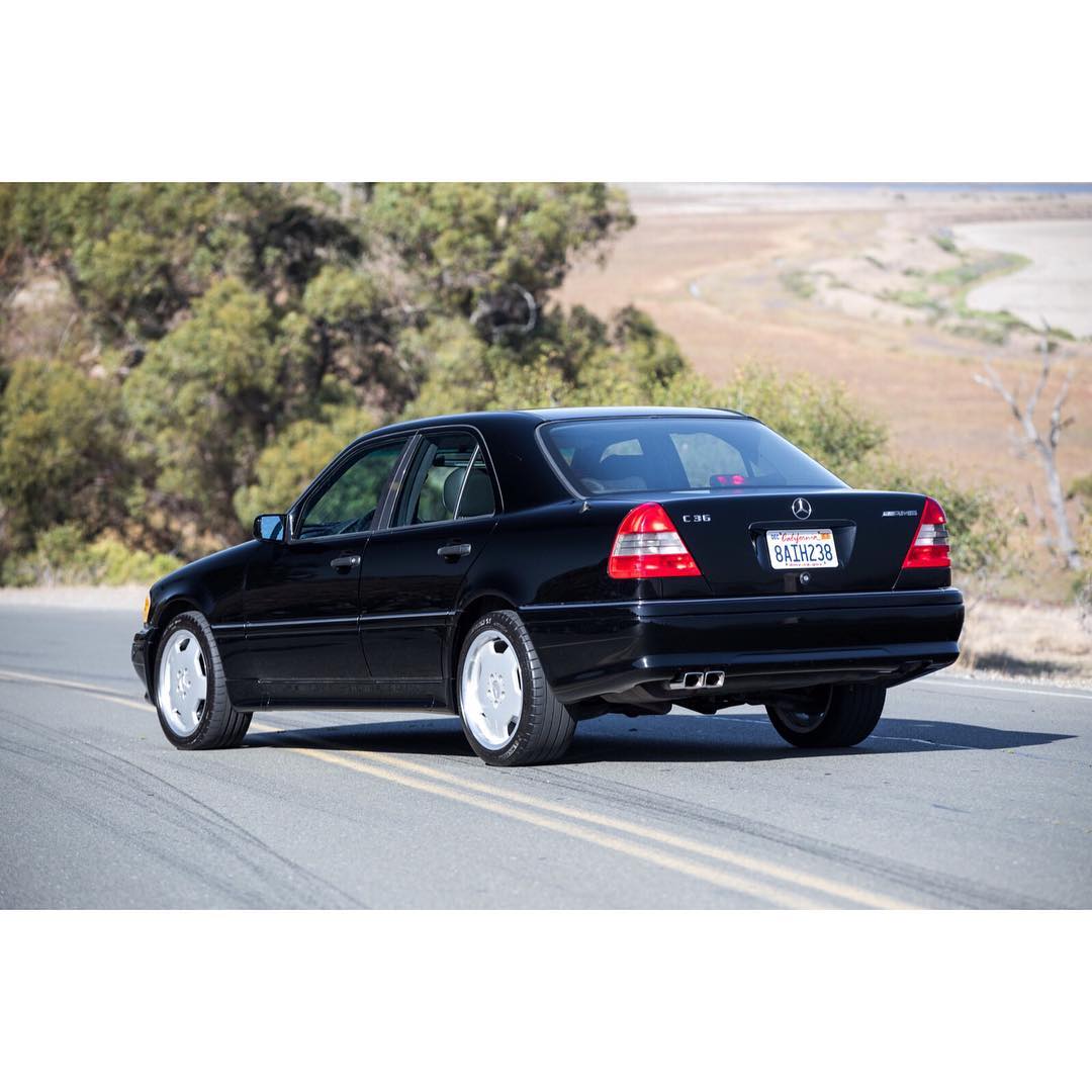 拥有满满“年代沧桑感”的1995款奔驰AMG C 36！-搜狐大视野-搜狐新闻