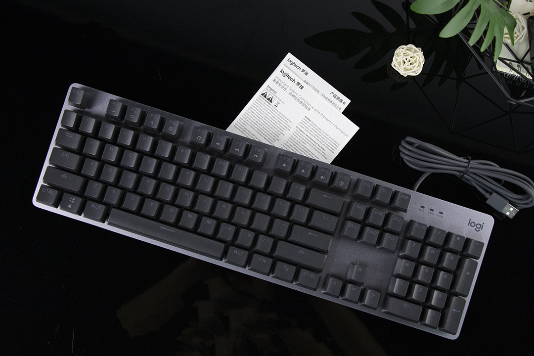 罗技K845机械键盘，轴体多样反馈迅速_按键