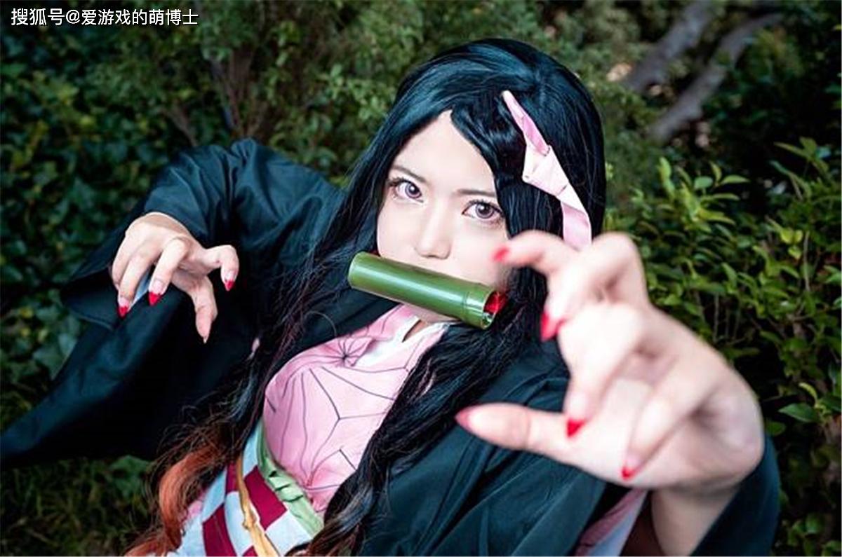 日本正妹同时cos《鬼灭之刃》祢豆子和香奈乎，网友：都可爱爆表_Cosplay