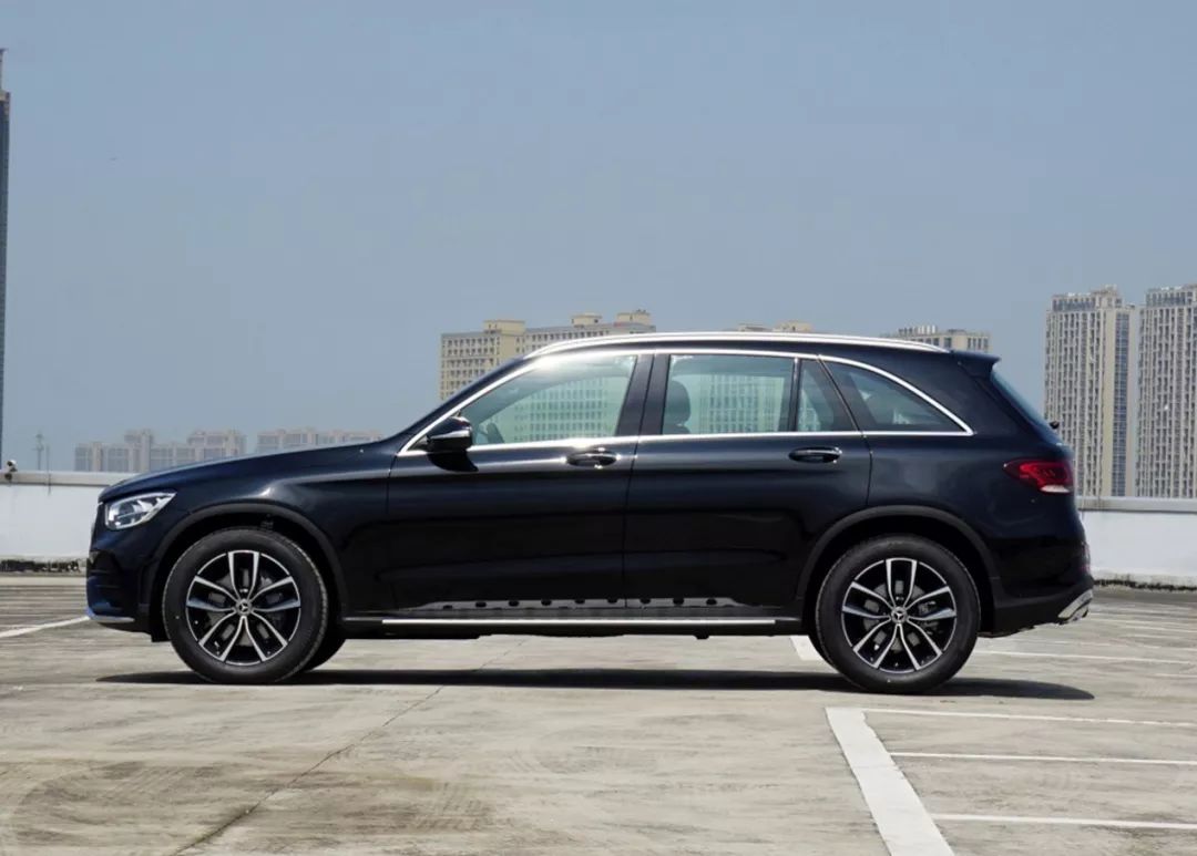 评测 | 抹不去的外观，豪华的内饰，象征的车标，奔驰GLCL还是熟悉的味道_搜狐汽车_搜狐网