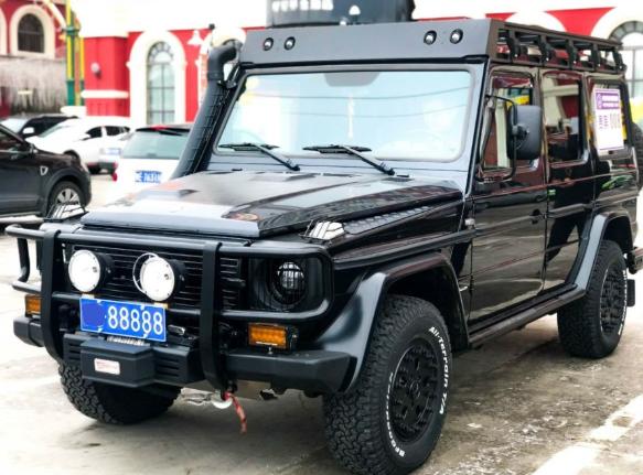 湖北遇到奔驰G300P，后挂两个全尺寸备胎，车主曾花40万进行改装_搜狐汽车_搜狐网