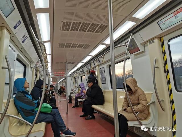 外观看区别 体验北京地铁八通线新车TQ431_搜狐汽车_搜狐网