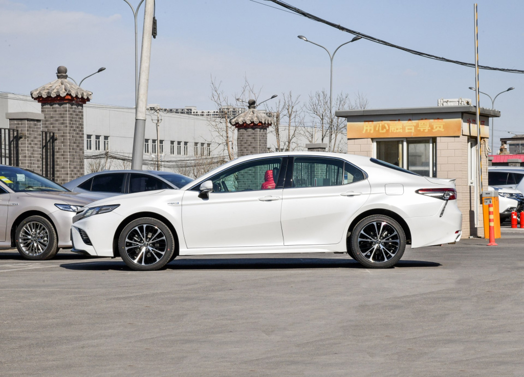 关于混动车，这些你需要知道 帕萨特PHEV/凯美瑞双擎抚顺对比测评_搜狐汽车_搜狐网