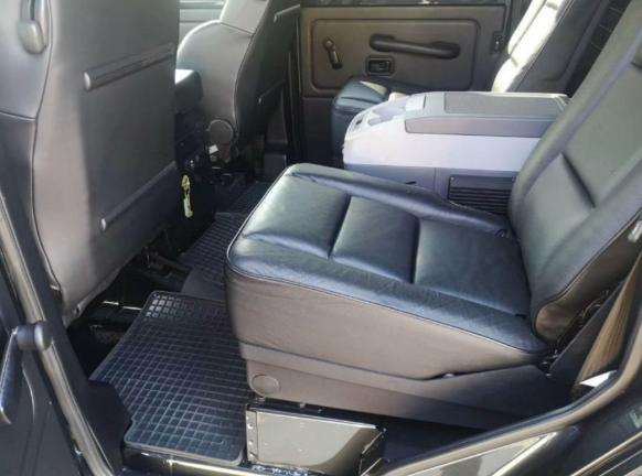 湖北遇到奔驰G300P，后挂两个全尺寸备胎，车主曾花40万进行改装_搜狐汽车_搜狐网