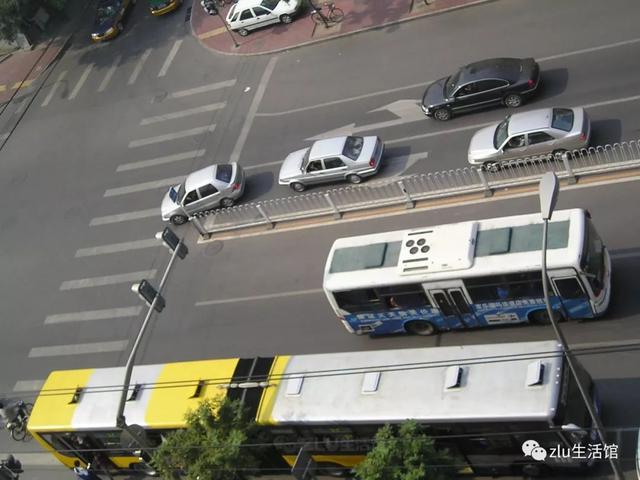 我一下记录了10年 北蜂窝路的京华前置大铰接时代_京后