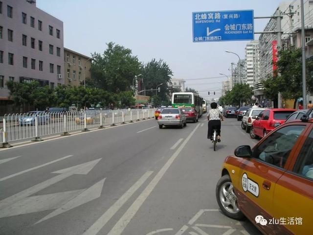 我一下记录了10年 北蜂窝路的京华前置大铰接时代_京后