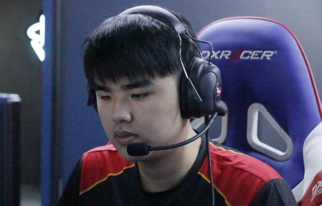 LOL：ADC六芒星实力图火了，JKL沦为工具人，UZI的数据让人心酸！_Uzi