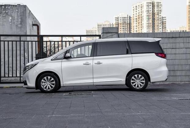 传祺GM8：对标别克GL8，标配2.0T+爱信6AT+LED大灯-搜狐大视野-搜狐新闻