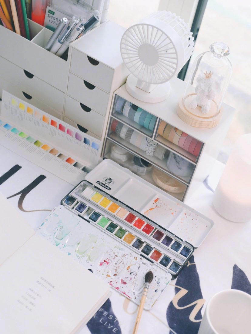 23套获赞无数的ins风书桌，打造仅需这几步，颜值高还实用！_装饰