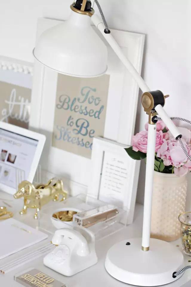 23套获赞无数的ins风书桌，打造仅需这几步，颜值高还实用！_装饰