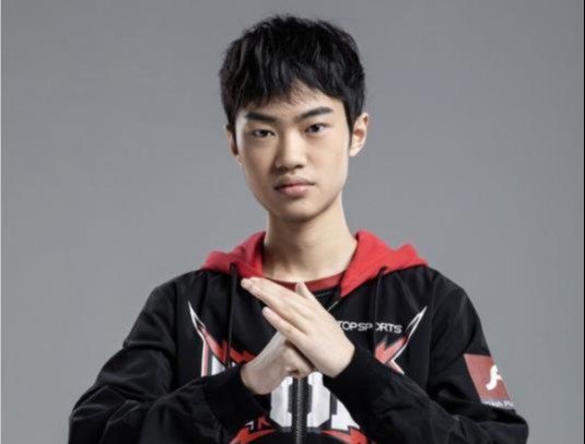 PDD直播爆出4个大料：JKL要休息3个月，RNG天价买knight被拒_estar