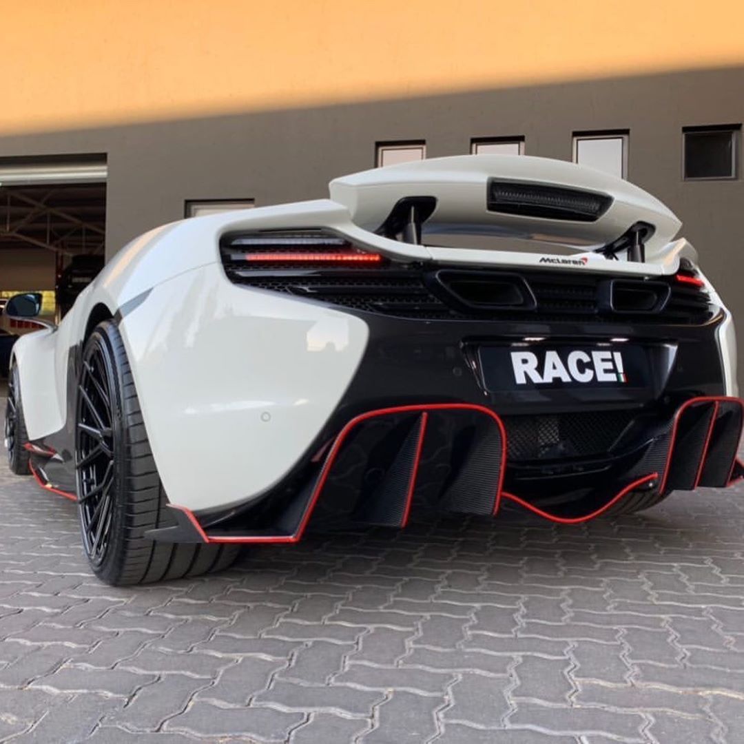 由Race改装全碳纤维车身套件的迈凯伦650S！-搜狐大视野-搜狐新闻